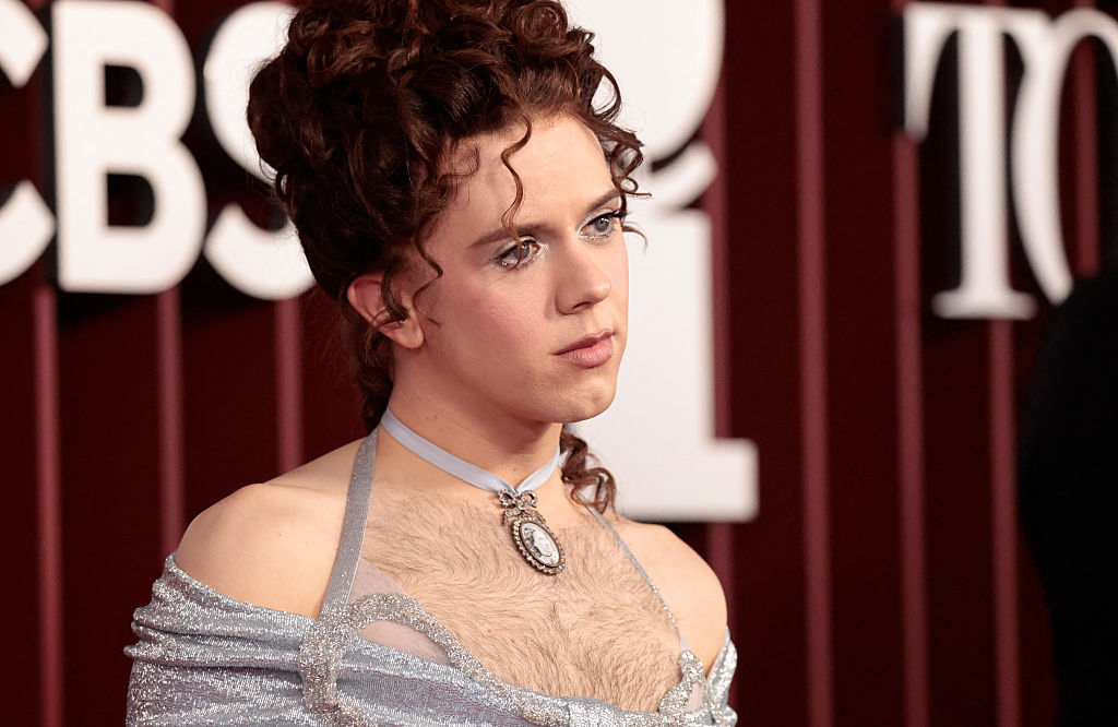 Live-Action 'One Piece' Casts Non-Binary Actor Cole Escola as Bon Clay ...