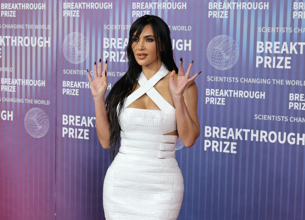 Kim Kardashian Teases Huge Expansion For $5 Billion SKIMS Company With ...